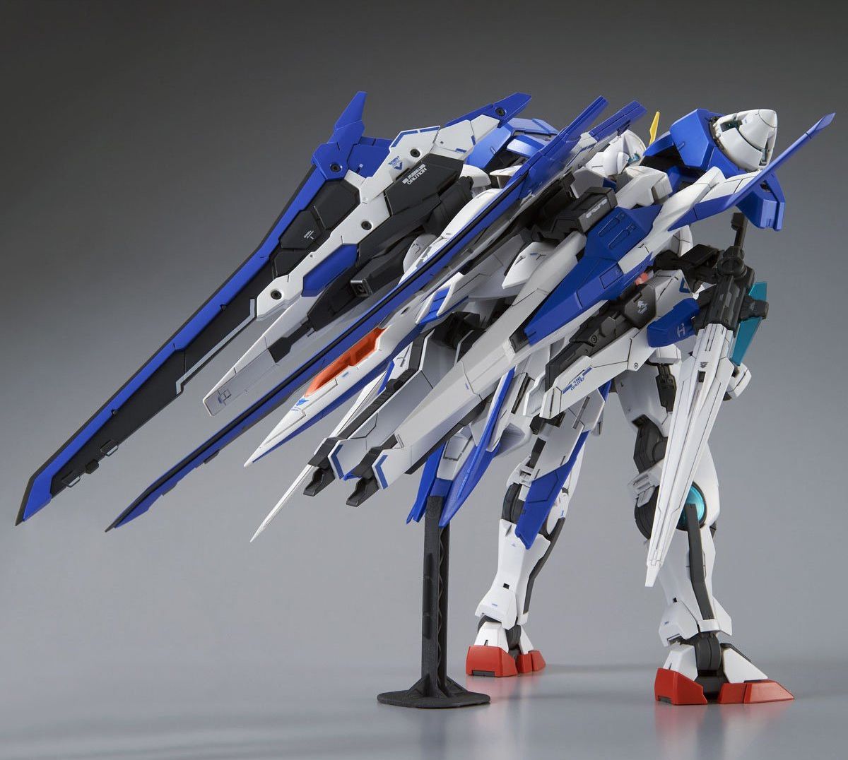 BANDAI MG GN-0000+GNR-010/XN 00 XN RAISER